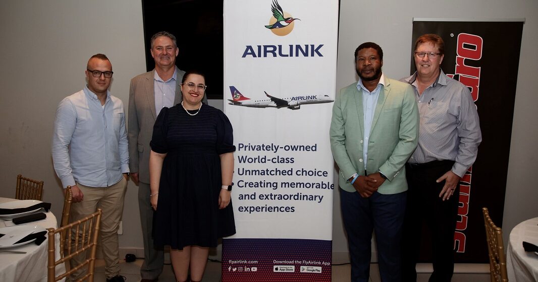 Airlink And Titans Cricket Seal Partnership - Cash N Sport